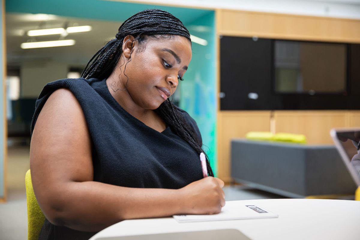 Pay, progression and financial support – Frontline